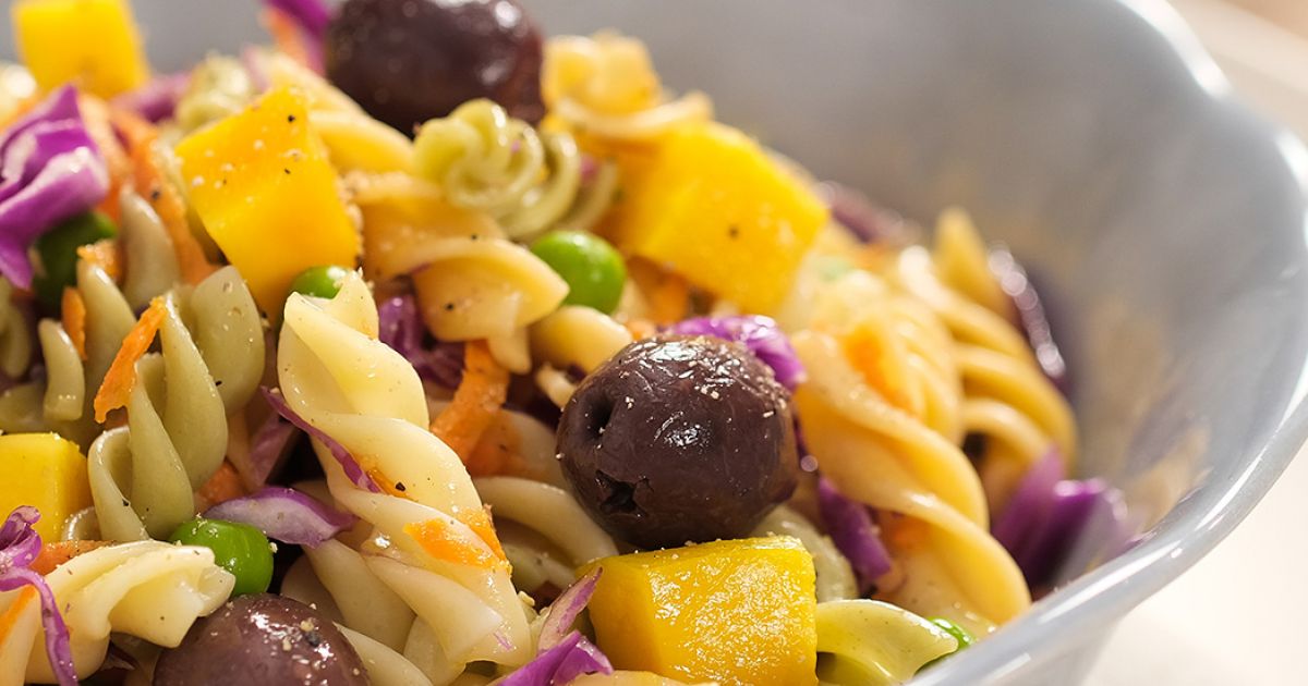 Salada primavera de macarrão - Renata